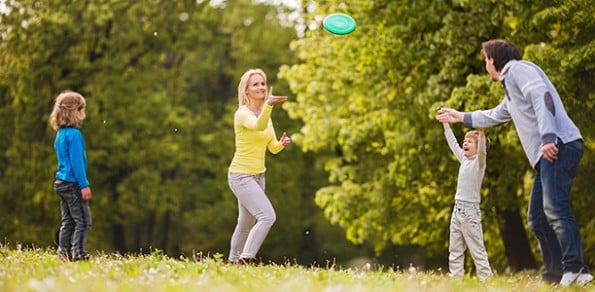 How to play Ultimate Frisbee with your kids - Active For Life