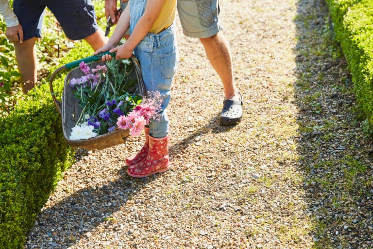 39 fun ways kids can play outside this spring – Active For Life
