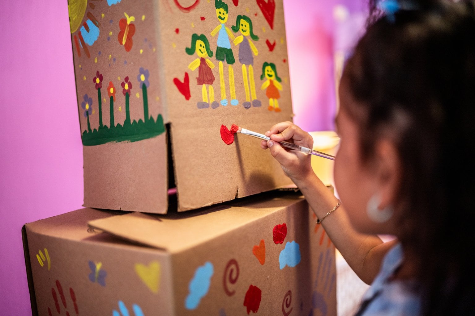 20 creative cardboard box games, crafts, and activities for kids ...